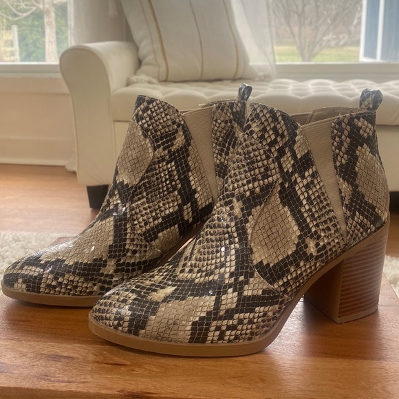 MIA | Shoes | Mia Booties Size 8 Faux Snake Skin Perfect Condition ...